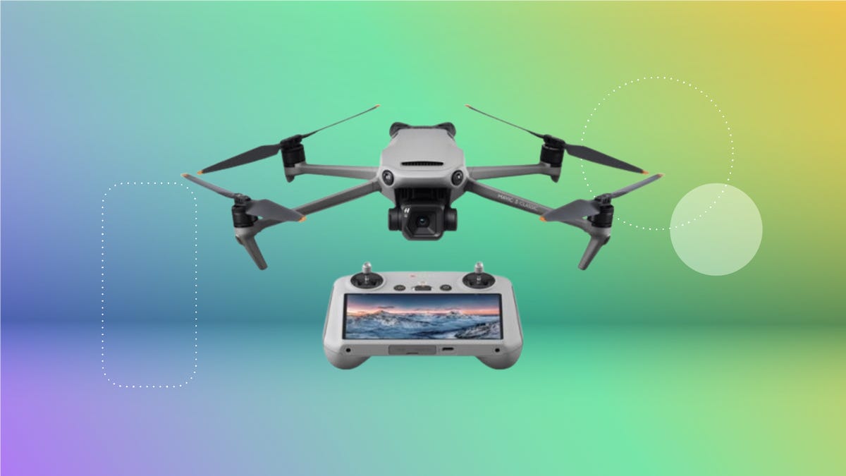 dji-mavic-3-classic-drone-and-remote-control-with-built-in-screen.png - MCO